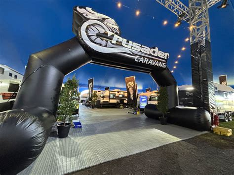 Super Sized Inflatable Arch With 3 Dimensional Logo Puts Crusader Front