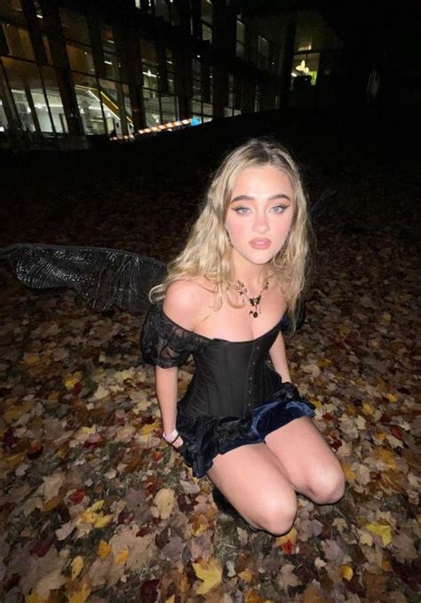 Lizzy Greene 10 31 2022 • Celebmafia