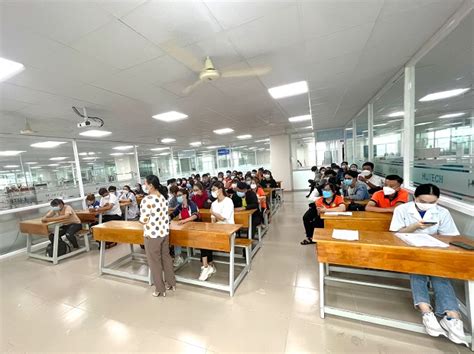 Sinh viên Viện Khoa học Ứng dụng HUTECH tham gia tập huấn An toàn phòng thí nghiệm VIỆN KHOA