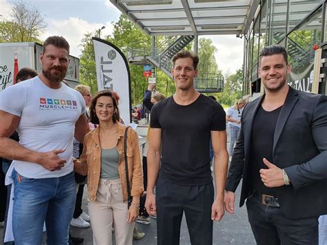 72 Olivier Richters Far Left At The Worlds Tallest People Meet Up