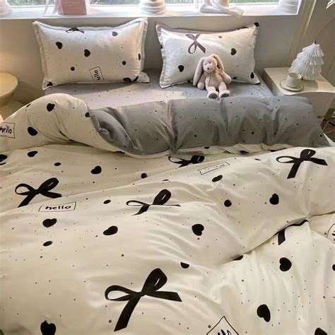 Aesthetic Bed Sheet 4 Pieces Lightsome
