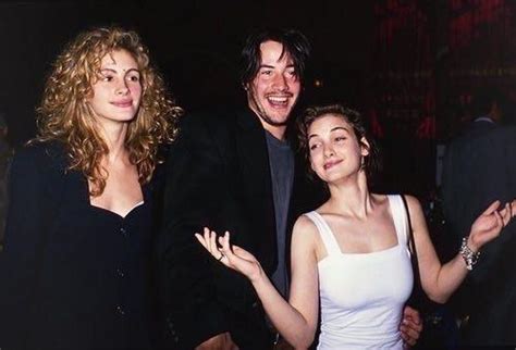 1989 Young Keanu Reeves Winona Ryder And Julia Roberts Squad Goals