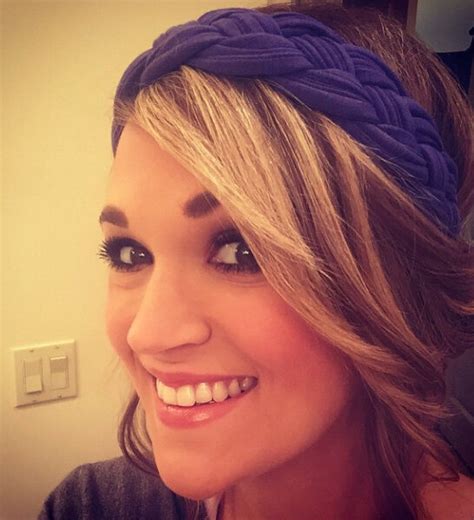 Carrie Underwood Explains Her Makeup Routine Girlstalkinsmack Com