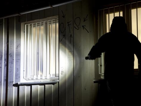 Rick Nugent Wayne Gatt War Of Words On Whos To Blame For Unsolved Crimes Herald Sun