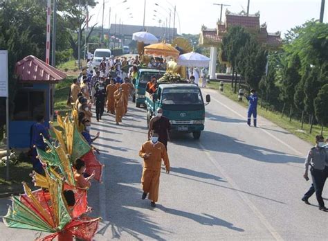 တာချီလိတ်မြို့ ပုံလို့တောရကျောင်းနှင့် နမ့်ခမ်းမြို့တို့တွင် တည