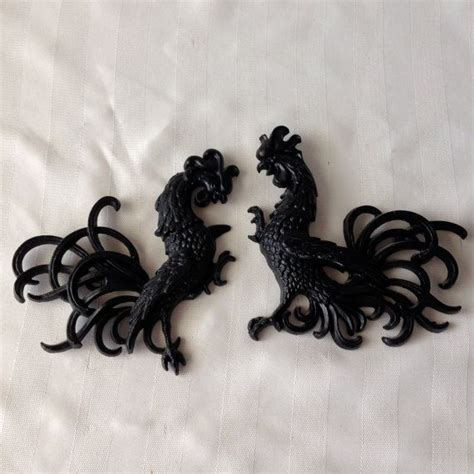 Two Rare Sexton Roosters Vintage Iron Wall Hangings Chicken Etsy Vintage Iron Iron Wall