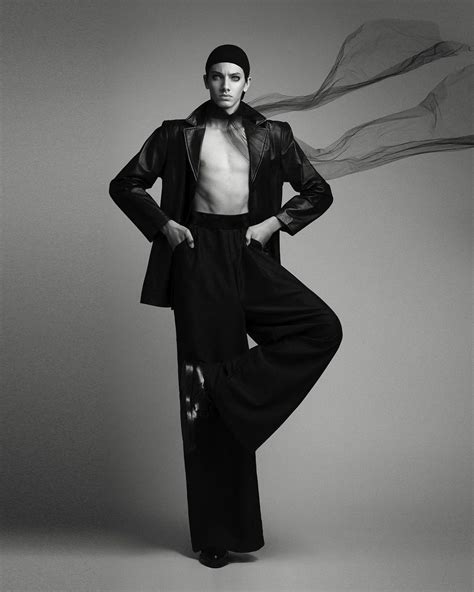 Anton Nerey Para Haunted Magazine Sex Issue Mx Models