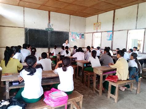 မိုင်းငေါ့မြို့၌ အခြေခံပညာကျောင်းများ၌ ကျောင်းသားသူများ ပညာသင်ကြား