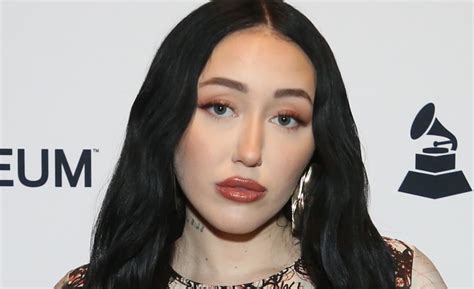 Noah Cyrus Leaves Absolutely Nothing To The Imagination In Completely