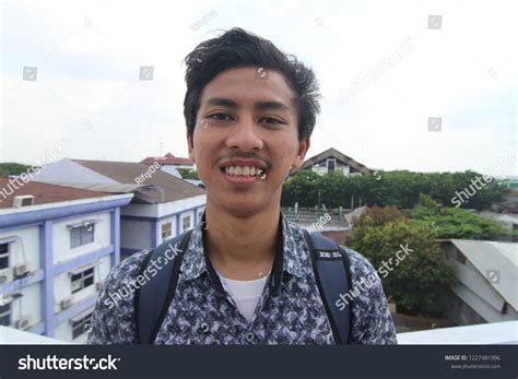 41 Gambar Cowok Ganteng Hajanarta Gambar