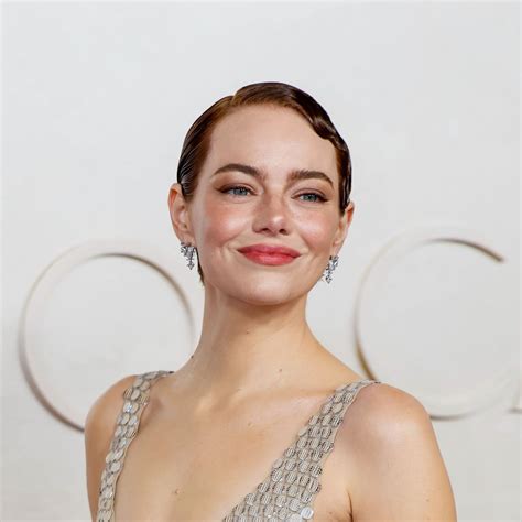 Emma Stone Capelli Neri Festival Del Cinema Emma Stone Incanta