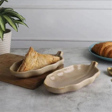 Beige Leaf Pattern Ceramic Snacks Platter At Rs 649 Serving Platters In Khurja Id 2849894262191