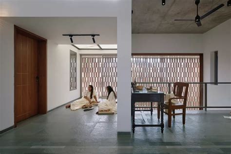 The Planning Entails An Introverted Spatial Relationship That Blurs The