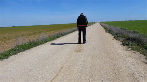 Andando Y Meando Para No Hacer Hoyo