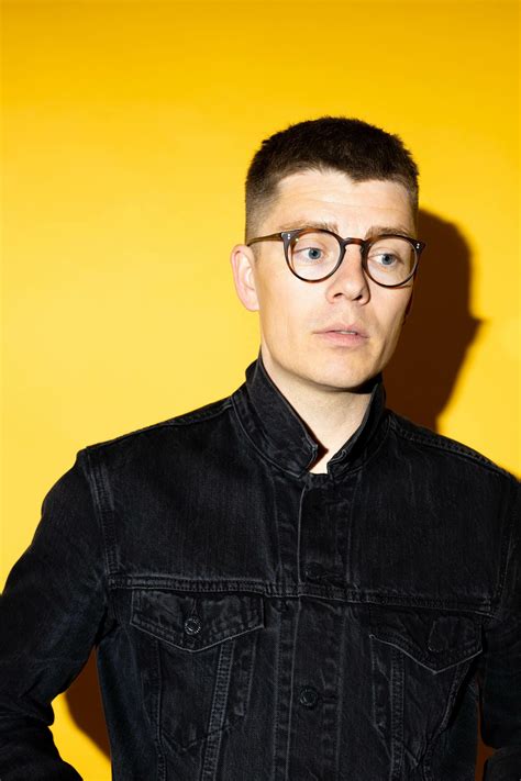 Book Esben Kronborg På Tlf 70 27 03 07 Showbizz Danmark