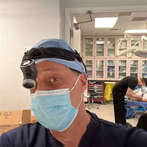 Celebrity Plastic Surgeon In Beverly Hills Dr Stuart Linder