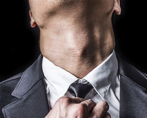 Кадык зачем на самом деле он нужен мужчине Русская семерка