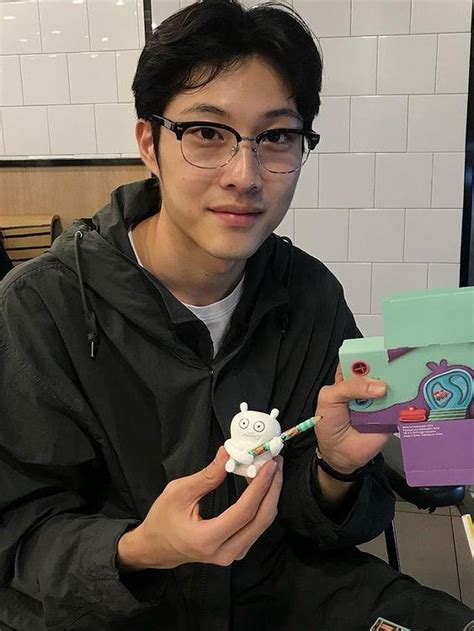 Fakta Menarik Lee Jong Won Aktor Yang Bertukar Nasib Dengan Sungjae