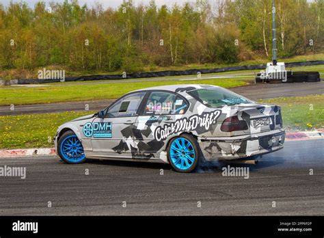 Check My Drift Bmw E46 325i Burning Rubber And Tires Screeching At