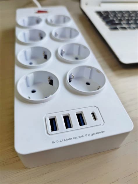8 Outlets Germany Safety Estension Power Socket With 4 Fast Usb Ports