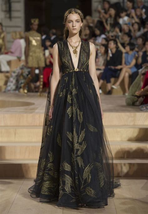 Valentino Fall 2015 Haute Couture
