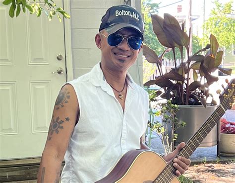 Singer Chris Nash Talks And Plays Some Musical Influences Whqr