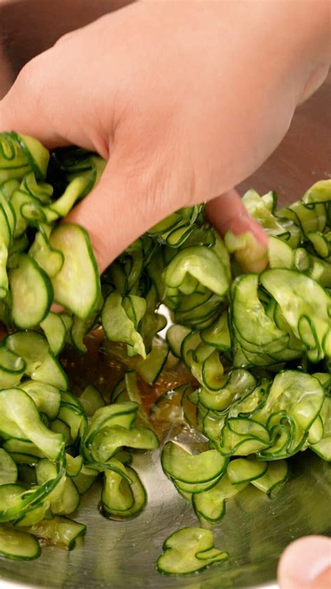 Easy Japanese Cucumber Salad Sunomono Video Cj Eats Recipes