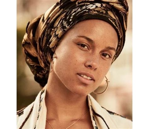 25 Stunning Alicia Keys No Makeup Photos Fabbon