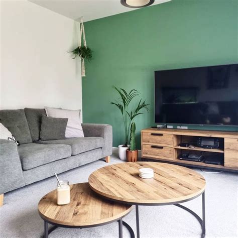 Aimee Ben Pixie The Cat Ourspringbankhome Diy Wall Decals Garden Table And Chairs