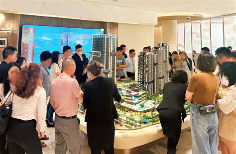 香港郑氏家族，静待875亿救命钱郑家纯周大福新世界发展