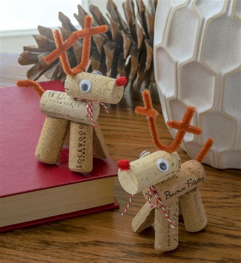 Adorable Diy Wine Cork Reindeer For Festive Holiday Decor Diy Candy