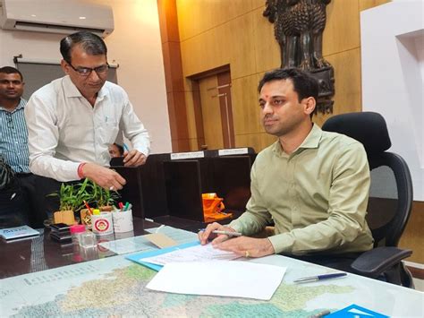 Ias Arvind Kumar Poswal Udaipur New Collector Poswal Join Udaipur Dm Today Poswal Said I