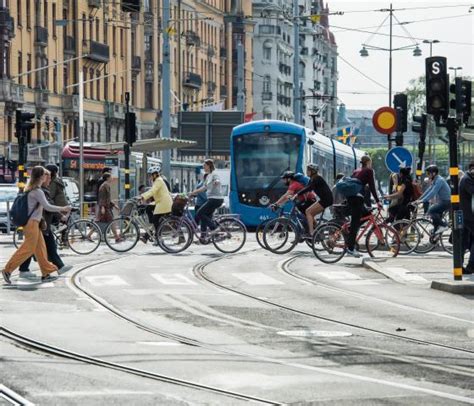 Parkeringsplats För En Bil Eller Sex Cyklar Afry