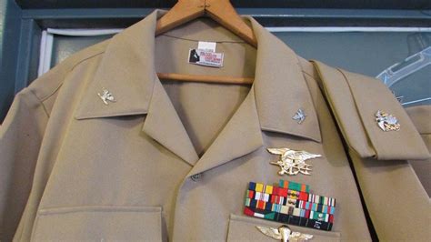 Rare Us Navy Seals Colonels Uniform Setwith Badgesmedal Rbelt