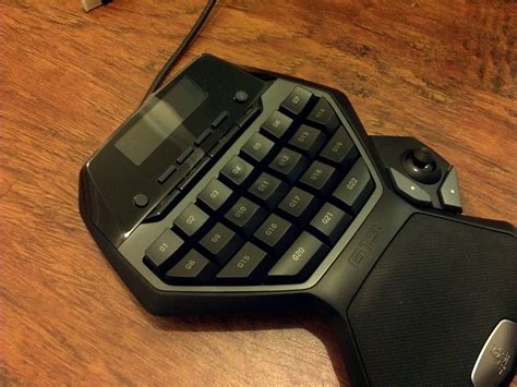 Logitech G13 Gaming Keypad Review