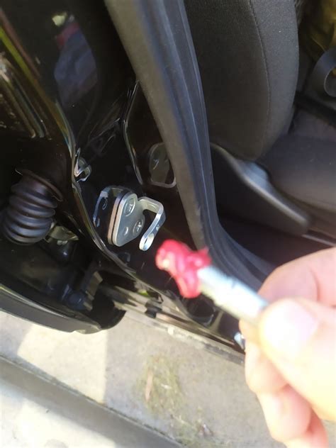 Устранение дребезга стекол и скрипа дверей в движении. — Lada Гранта ...