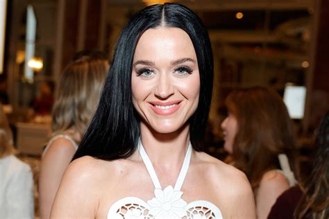 Katy Perrys Mom Fooled By Viral Ai Image Of Her At Met Gala
