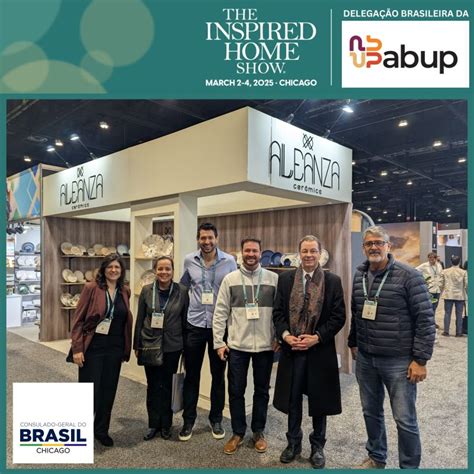 [br] O Cônsul Geral Reinaldo Salgado Acompanhado Da Equipe Do Setor De