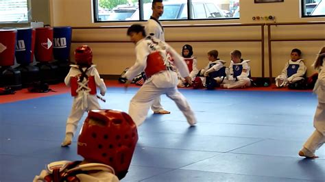 Sparring With Master Kim Master Lees Yong In Taekwondo Youtube