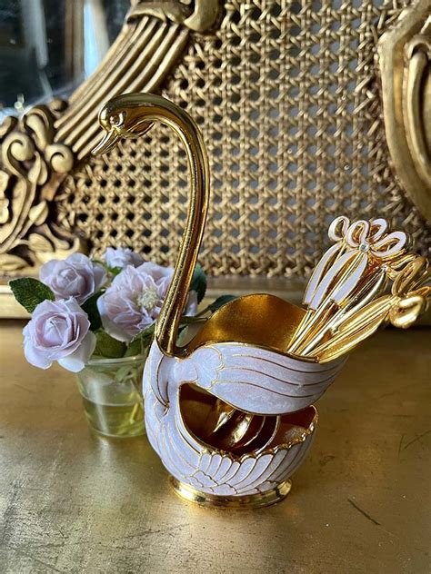 Hållare För Sex Kaffeskedar I Form Av En Svan Queens Interiors