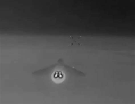 Βίντεο με ρωσικό μη επανδρωμένο Geran 2 να κάνει ρίψη ναρκών Πτήση