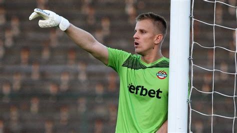 Бивш вратар на Ботев Пловдив подсилва Хебър