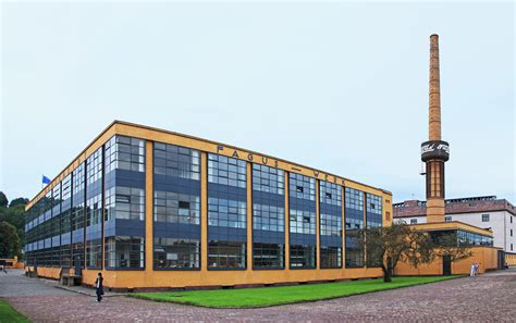 7 Modern Buildings by Bauhaus Founder Walter Gropius | Bauhaus building ...
