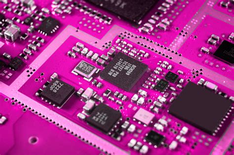 저항기 마이크로 칩 및 전자 부품이 있는 회로 기판의 매크로 샷 컴퓨터 하드웨어 기술 통합 통신 프로세서 정보 공학 반도체
