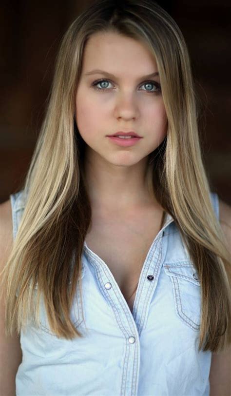 Model Sedcard Von Mirjam Ri7 Weibliches Professional Fotomodel Schweiz