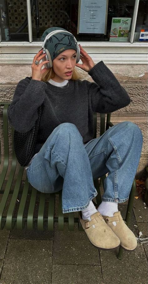 How To Wear The Birkenstock Boston Clogs Boston Outfits Casual