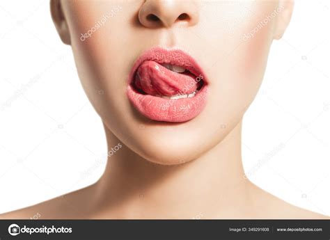 Lengua De Mujer Lamiendo Seductora Labios Hermosos Labios Gordos