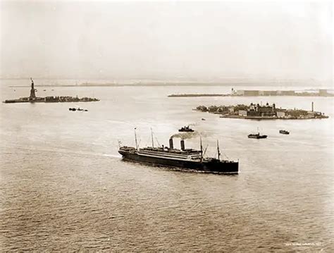 Historic Ship Passenger Lists 1880s 1960s Ellis Island And Beyond Gg