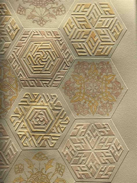 Saudi Artist Raeda Ashour Shares A Luminous Insight Into Islamic