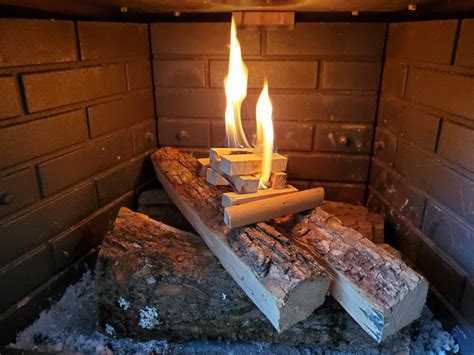 Comment Allumer Un Foyer à Bois En Images Noréa Sima Pomerleau